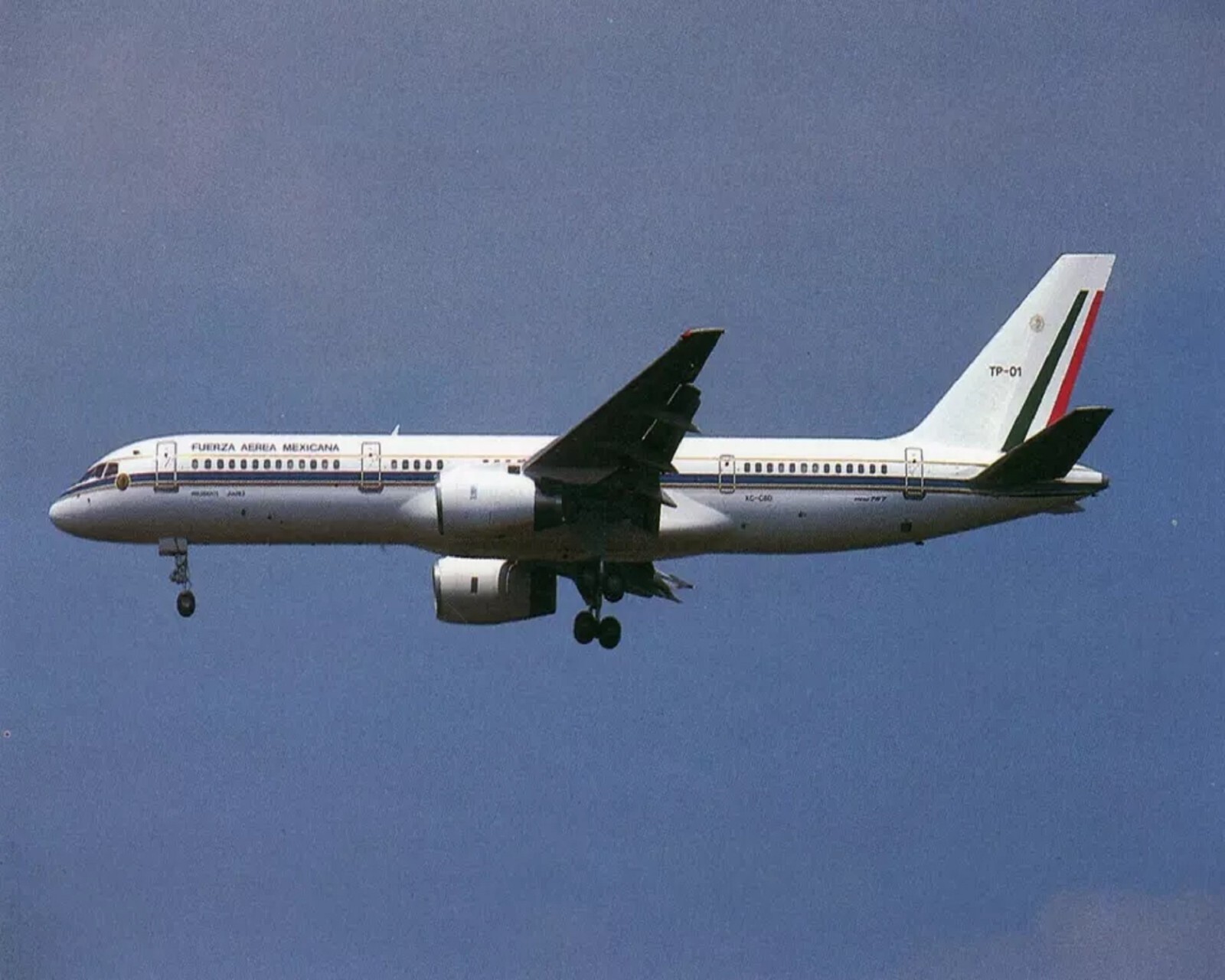 MEXICO AIRLINES MEXICAN AIR FORCE B-757-225 Airplane Retro Picture ...