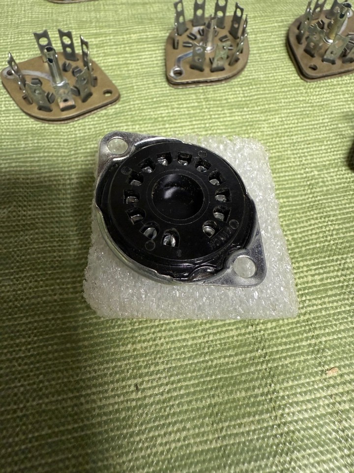 Large Vintage Tube Amp Repair Lot – Sockets (30), Extenders (6 ...
