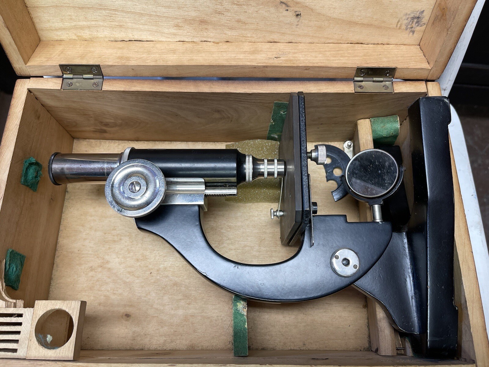 VINTAGE E. LEITZ-WETZLAR MICROSCOPE WOOD CASE | eBay