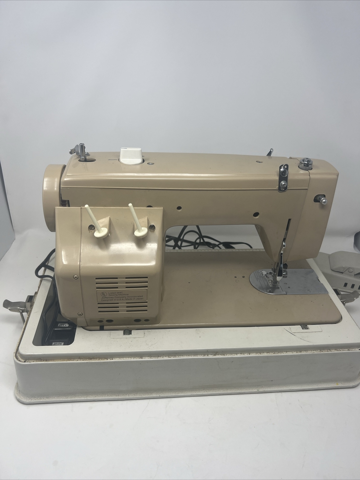 JCPenney Model 6101 Zig-Zag Sewing Machine w/Pedal, Case | eBay