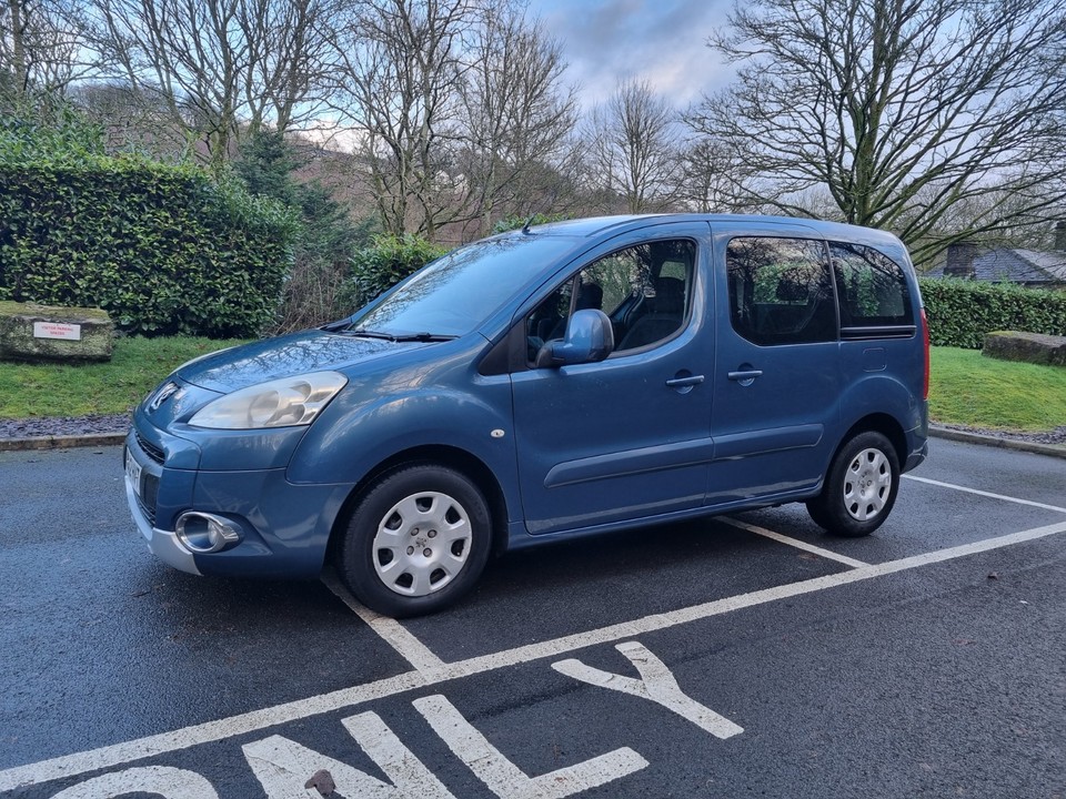 AUTO - Peugeot Partner Wheelchair Accessible Vehicle - WAV - 61k Miles ...
