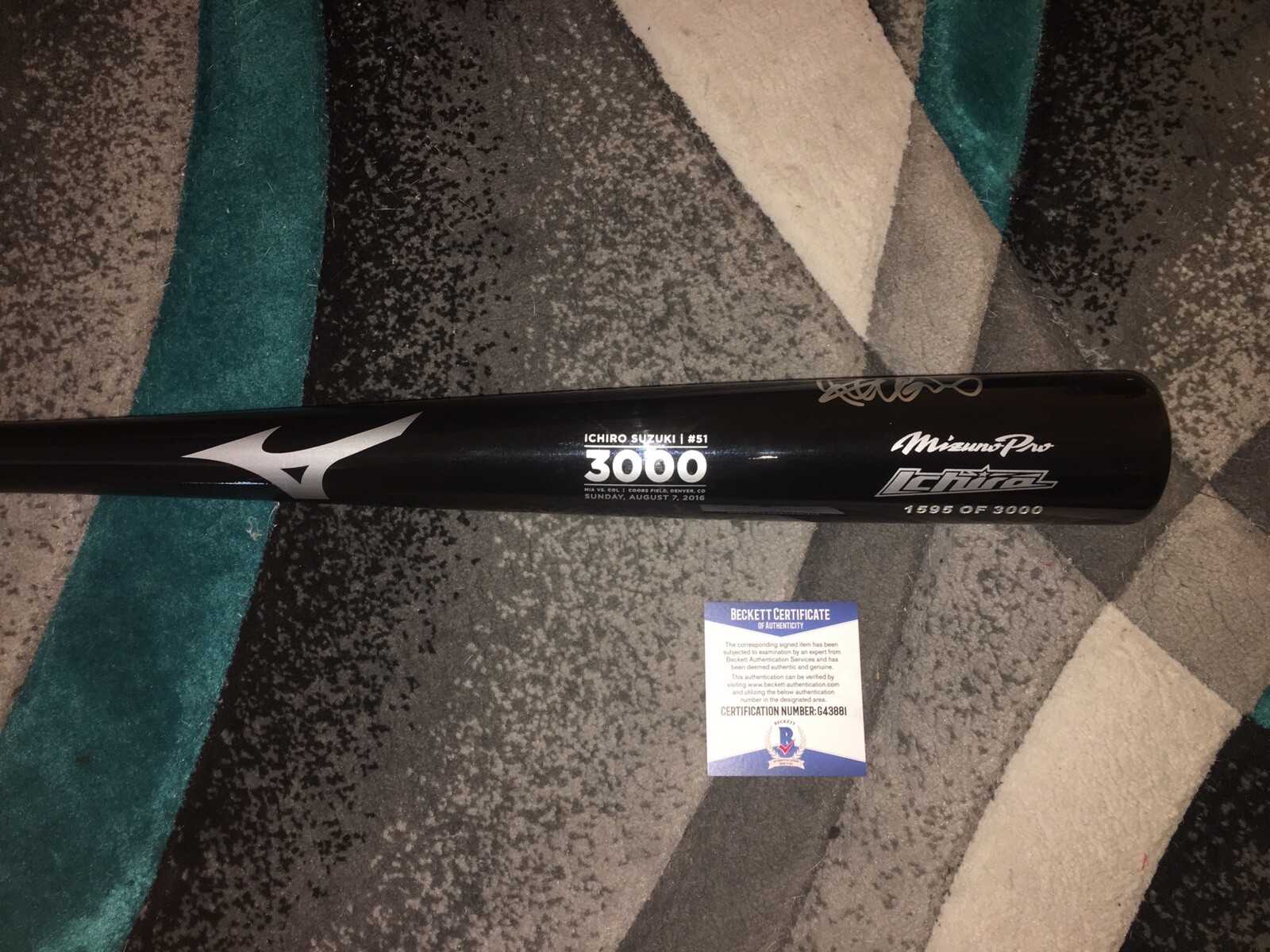 Ichiro Suzuki Signed Commemorative 3000 Hit Bat Miami Marlins History ...
