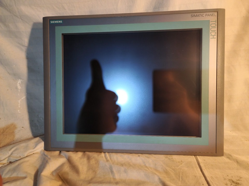 Siemens 6AV6 647-0AG11-3AX0 TP 1500 Basic PN simatic F2B02081 28-63-36 ...