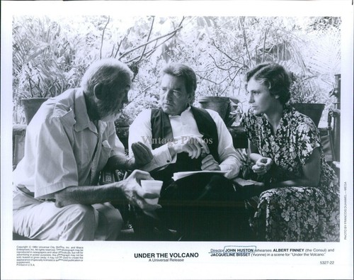 Photo Actor Under The Volcano John Huston Albert Finney Jacqueline ...