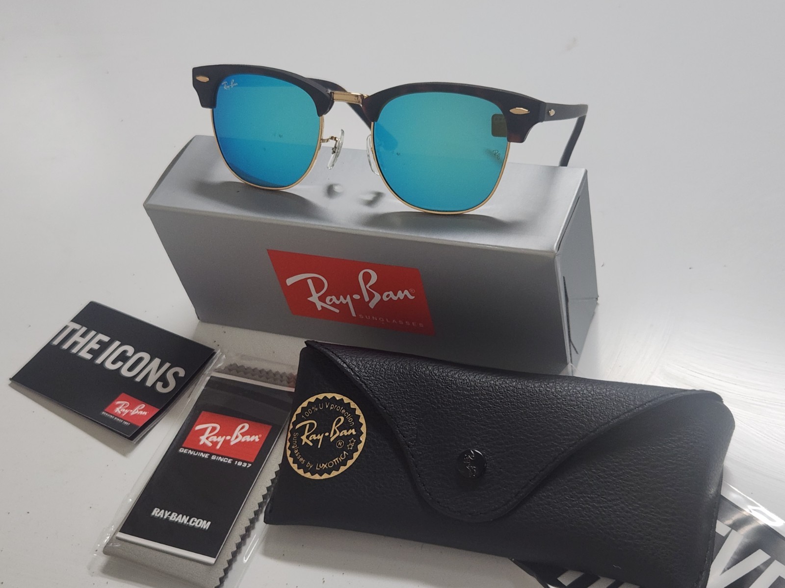 Ray-Ban Clubmaster Blue Flash Lenses Tortoise Frame Iconic, Stylish and ...