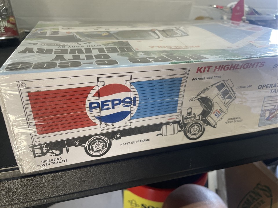 1:25 AMT Ford C-600 Pepsi City Delivery Truck Trailmobile Model Sealed ...