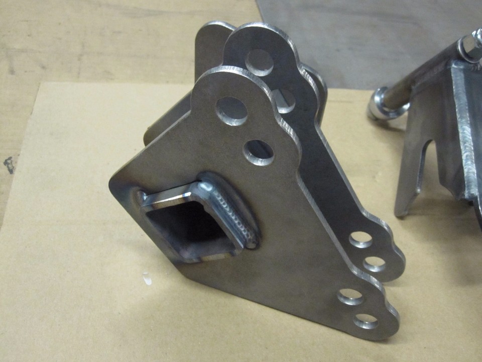 Weld on Universal Parallel 4 Link Suspension & panhard bar kit. MADE ...