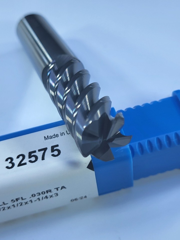 NEW KYOCERA SGS 32575 V-CARB SOLID CARBIDE 1/2" END MILL .030" RADIUS ...