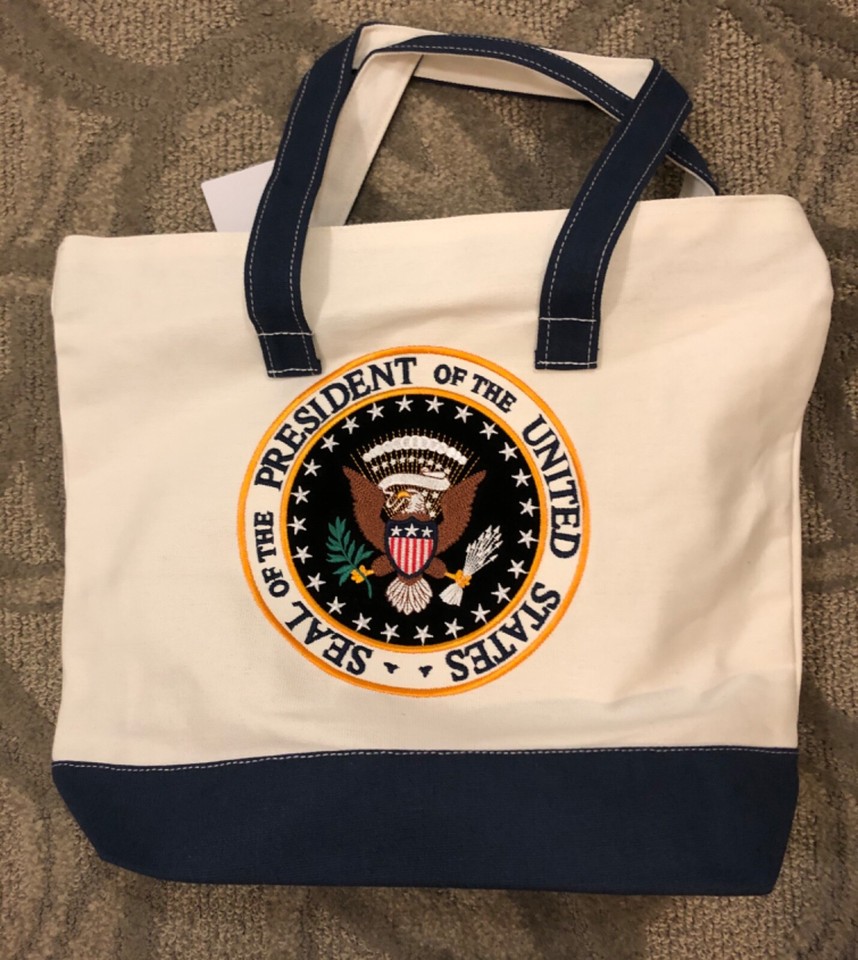 TRUMP INAUGURATION PEN (2) WHITE HOUSE & EAGLE SEAL GOLD SIGNED ...