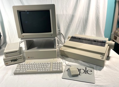 Vintage Apple II GS Complete System With Software And In Original Boxes ...