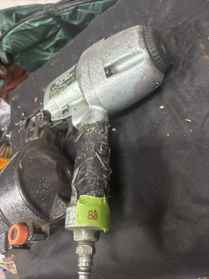 Hitachi NV65AH 2-1/2" Coil Siding Air Nailer Tool Made In Japan | eBay