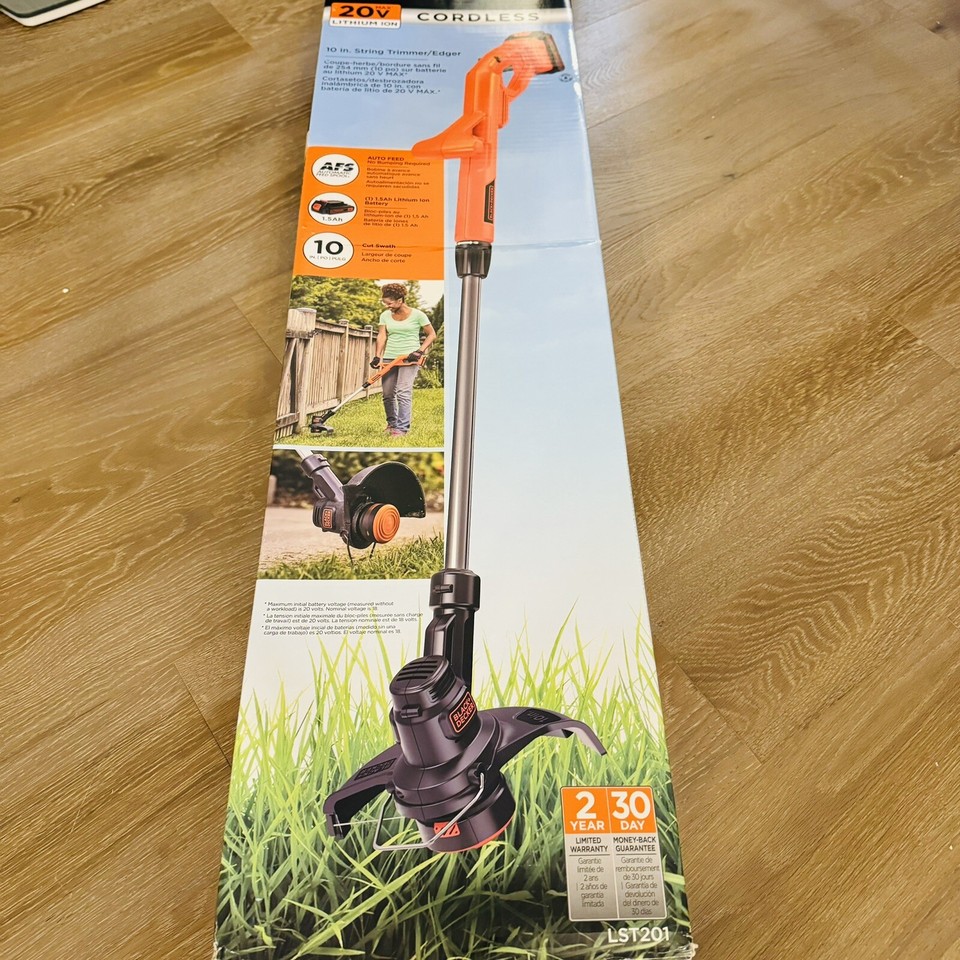 Black & Decker LST201 20V MAX Li-Ion 10" String Trimmer/Edger Kit (1.5 ...