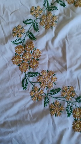 Handmade Embroidered Daisy Design Tablecloth Oval Shape | eBay