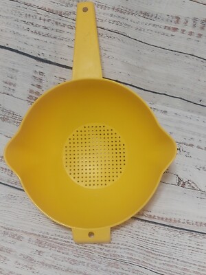 Vintage Tupperware #1523-3 Large Yellow 2 Quart Strainer Colander w ...