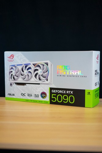 ASUS ROG ASTRAL WHITE GeForce RTX 5090 32GB GDDR7 OC IN HAND - FAST ...