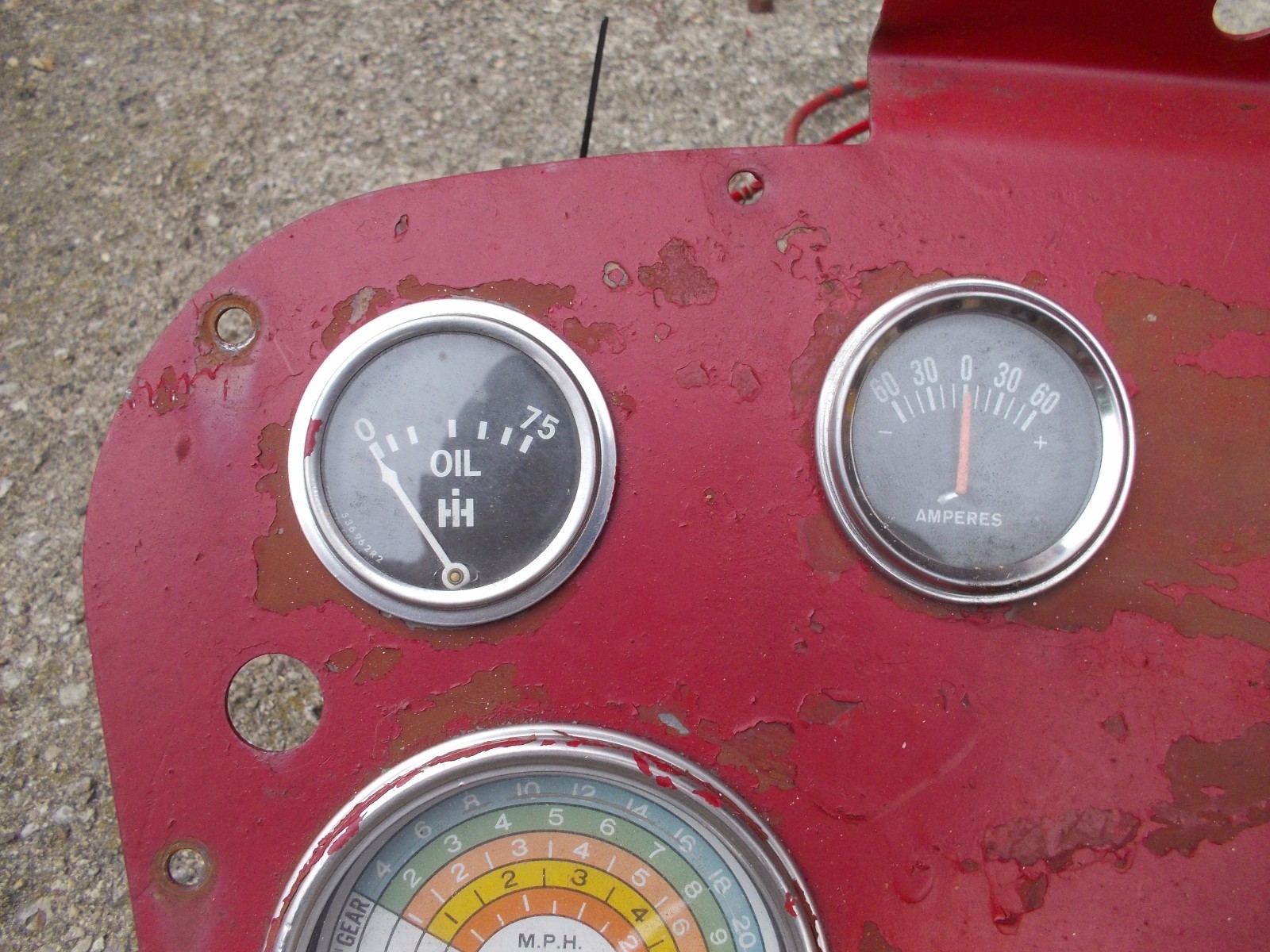 International IHC 460 Utility tractor dash panel w/ tachometer & gauges ...
