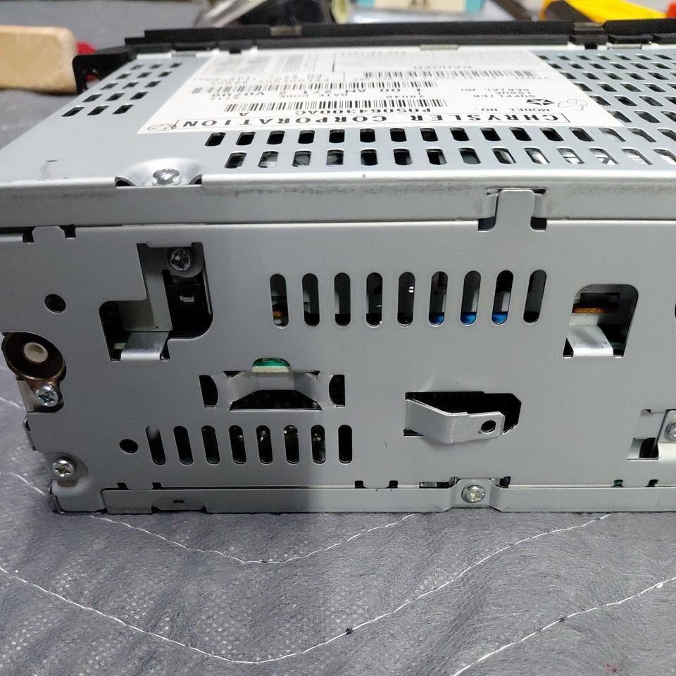 2002-2005 Dodge Ram 1500 AM FM Stereo Cass CD Player Radio Receiver ID ...
