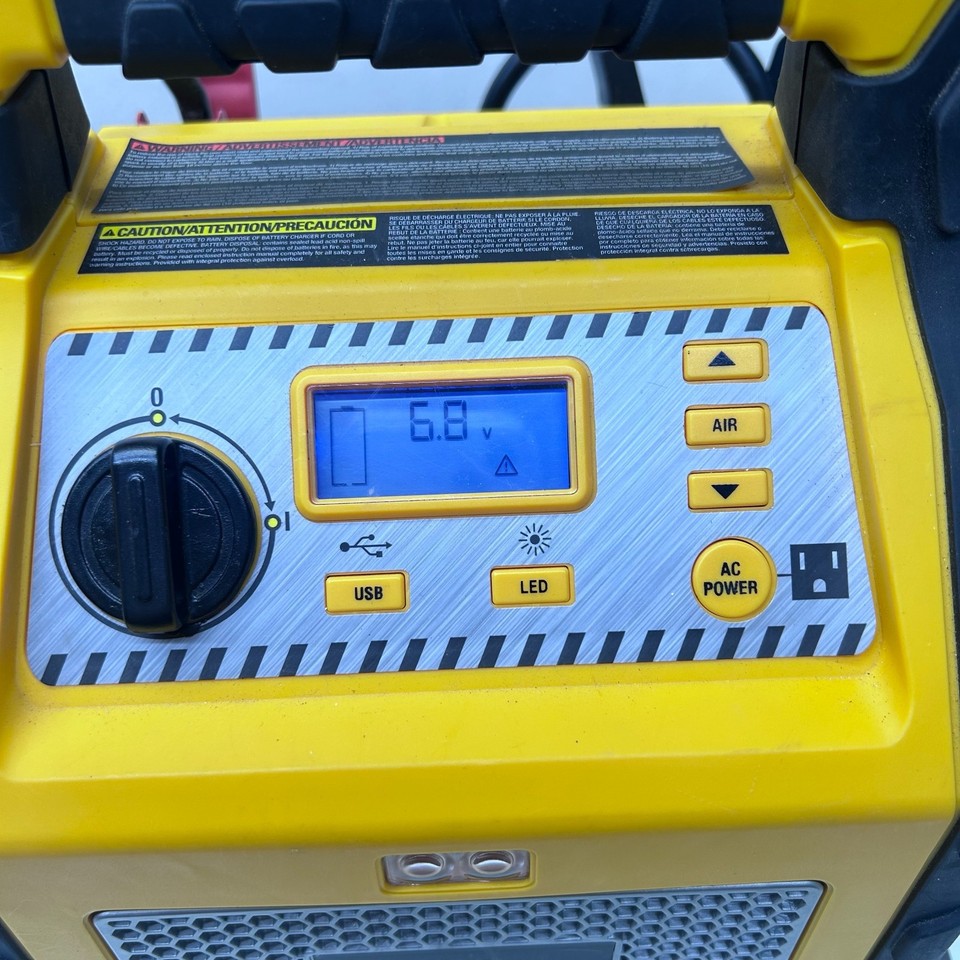 CAT CJ1000DXT 1200 Peak Amp Jump Starter and Powerstation**FOR PARTS ...