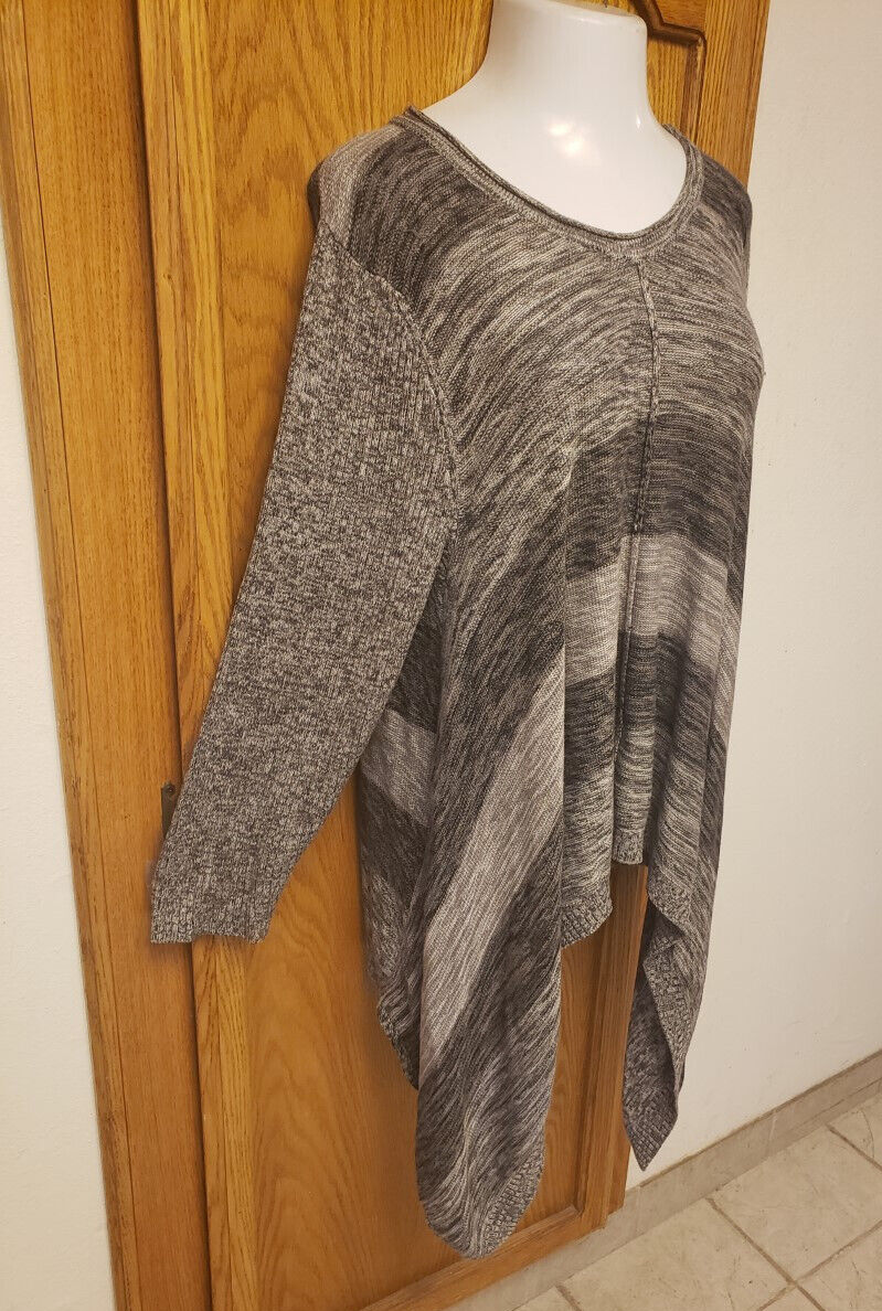 Avenue Women's size 26/28 asymmetrical hem striped sweater Bust 46 ...