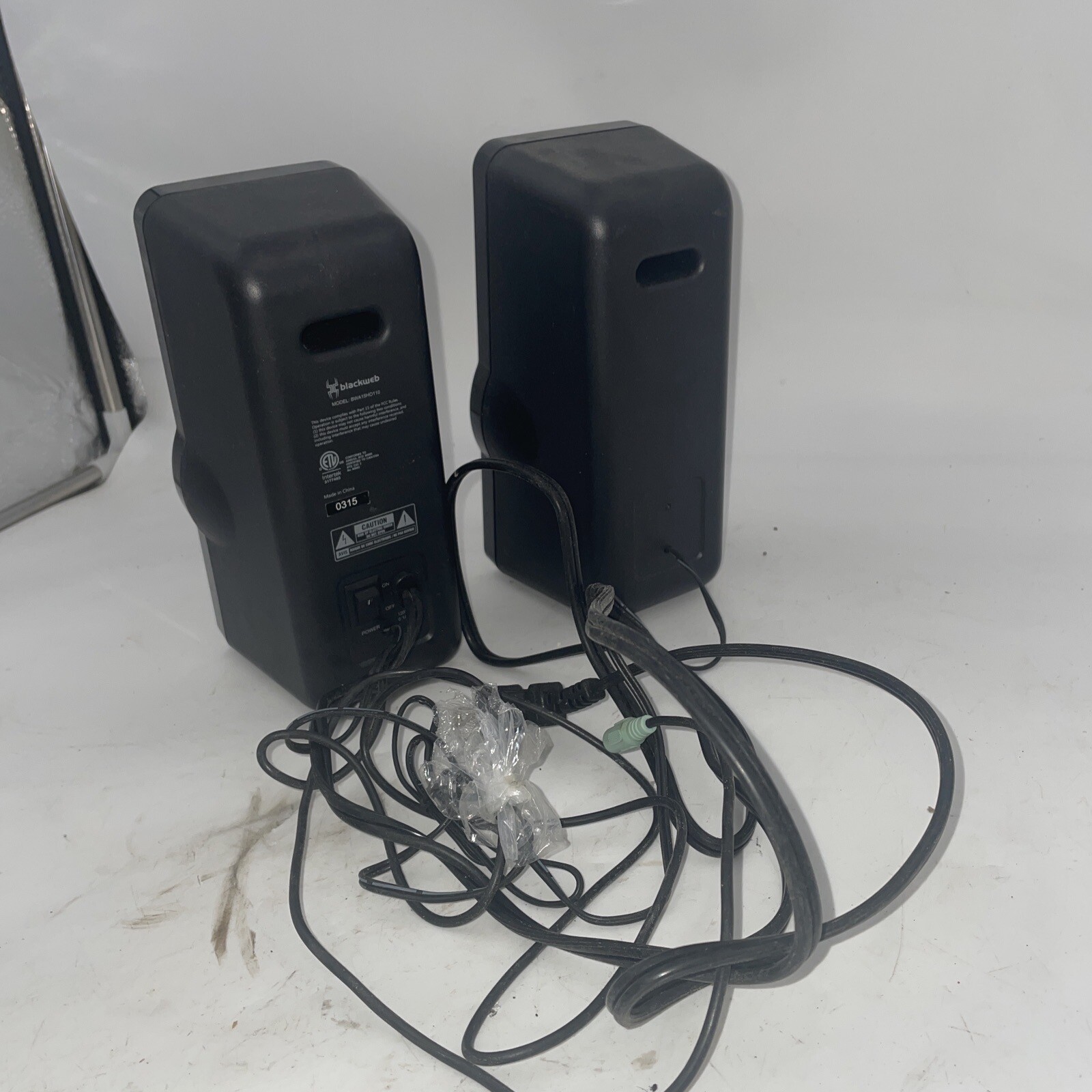 Blackweb 3.5 Mm AUX Imput Multi-media PC Speakers Mp3 Input Bass Power ...
