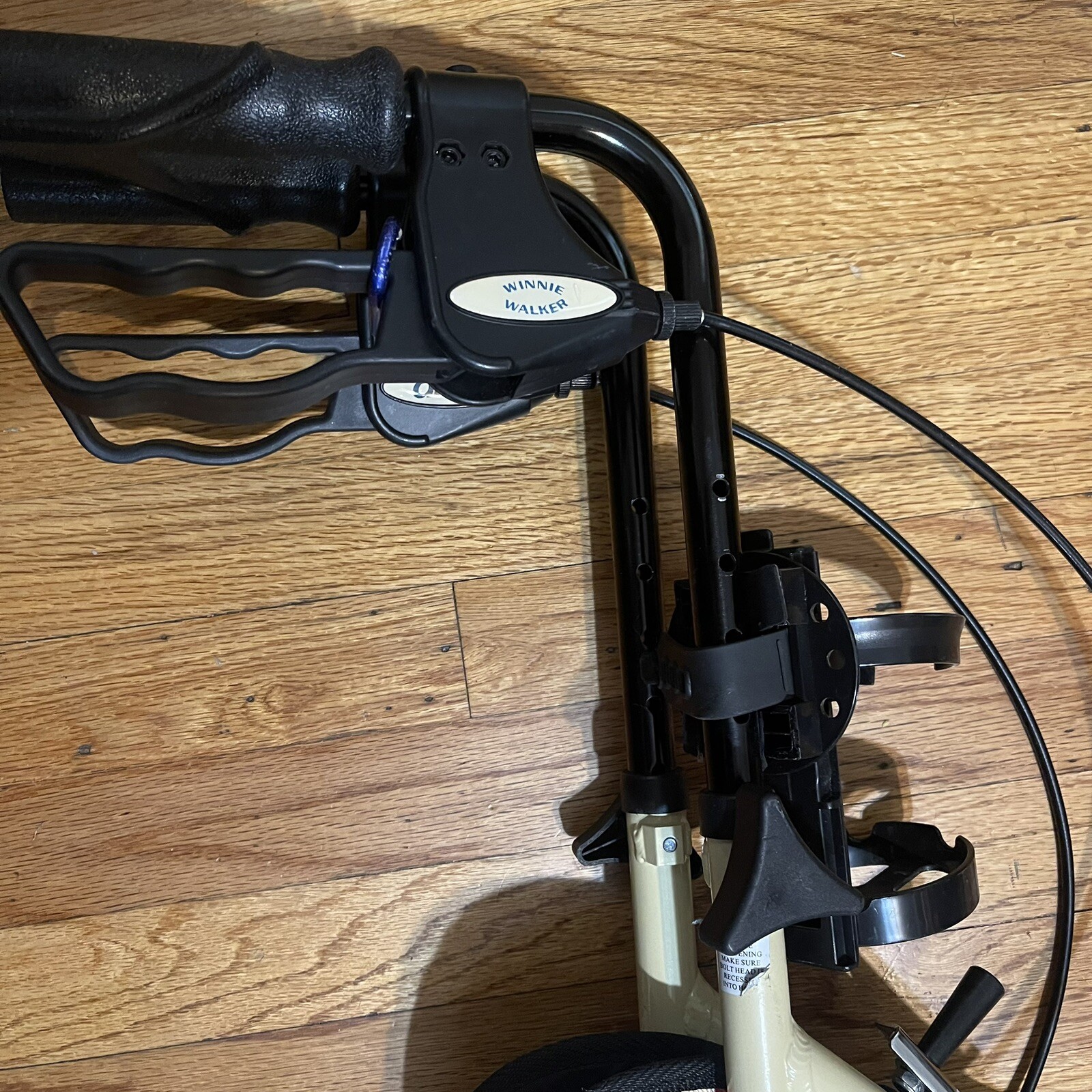 Drive Medical Winnie Lite Supreme Rollator Walker 3 Wheels Tan Plaid ...