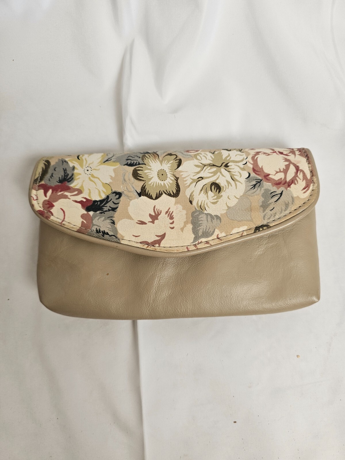 1970s Japanese Hato Hasi Nude Floral Wallet - Gem