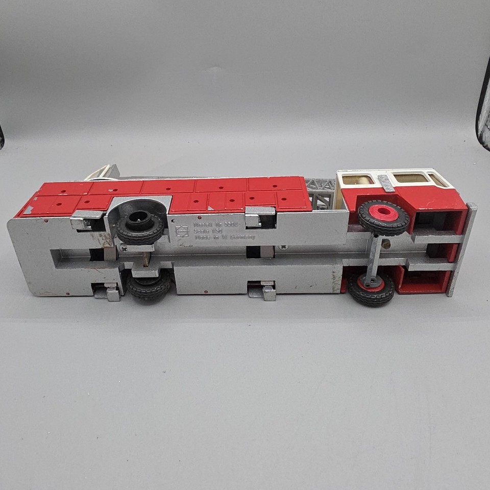 Conrad Diecast 5502 E-One Aerial Ladder Fire Engine #8 1:50 Scale Loose ...