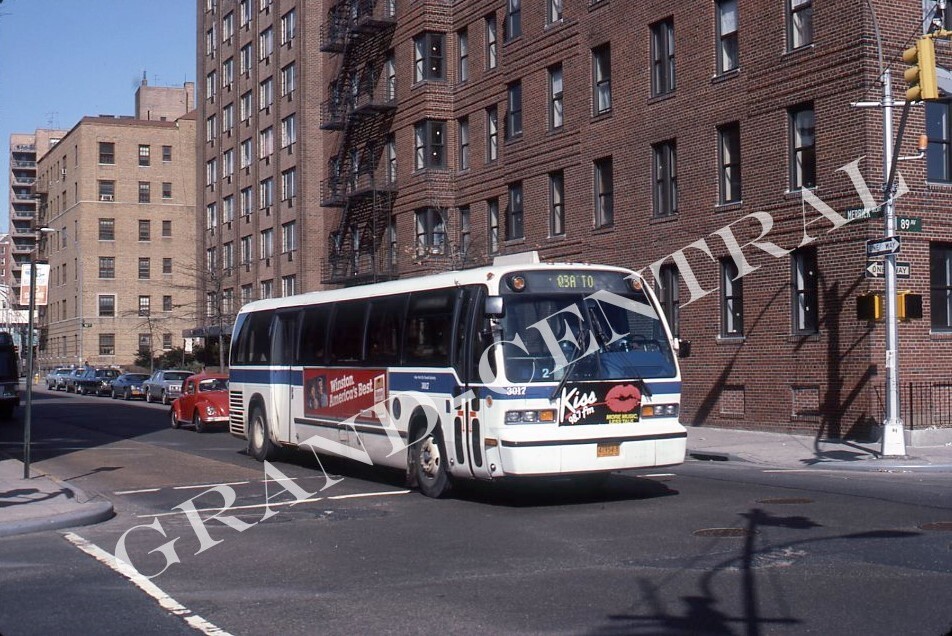 ORIGINAL 1984 NYCTA NEW YORK CITY BUS SLIDE GMC RTS4 #3017 MERRICK ...