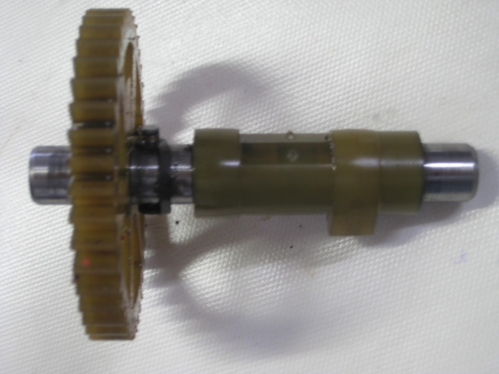 Briggs and Stratton 10A902-0240-01 Engine Camshaft part 691998, 493747 ...