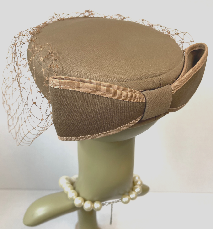 Beautiful Vintage 1950s / 1960's Beige Hat Netted Wedding Races Formal ...