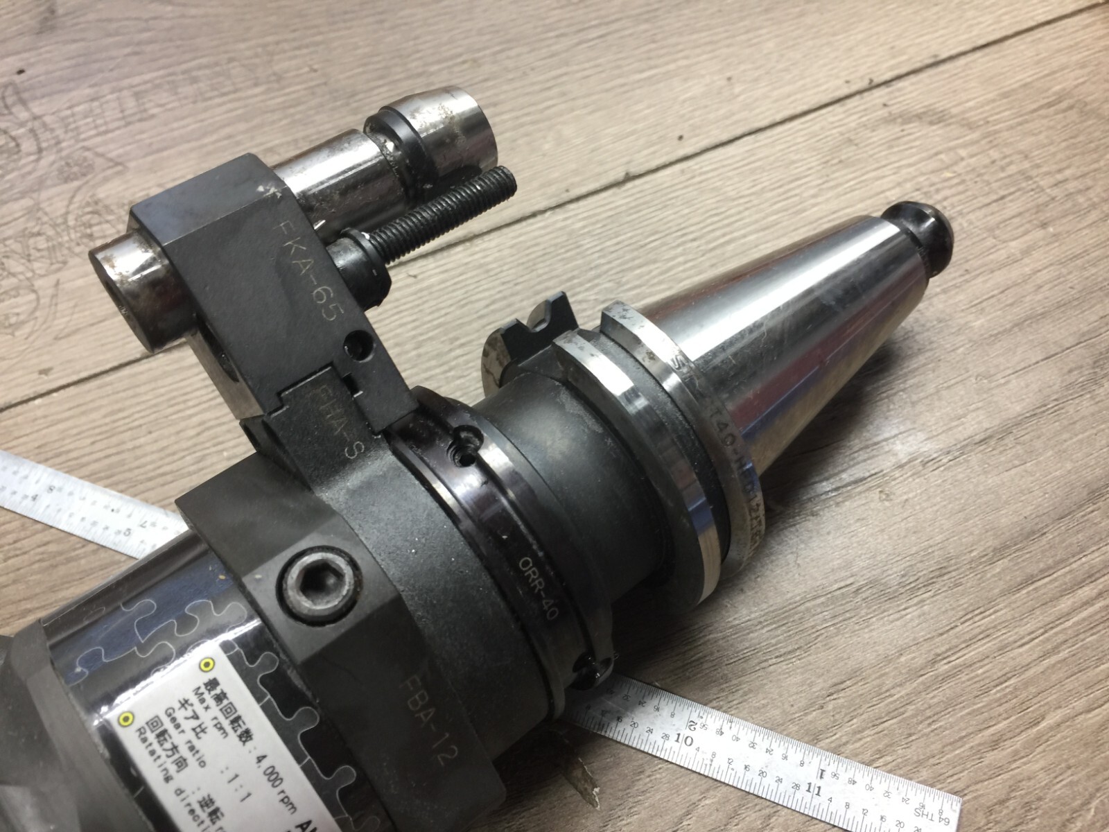 LYNDEX MST RIGHT ANGLE MILLING HEAD W/ CAT 40 SHANK - HAS TAPPING ...