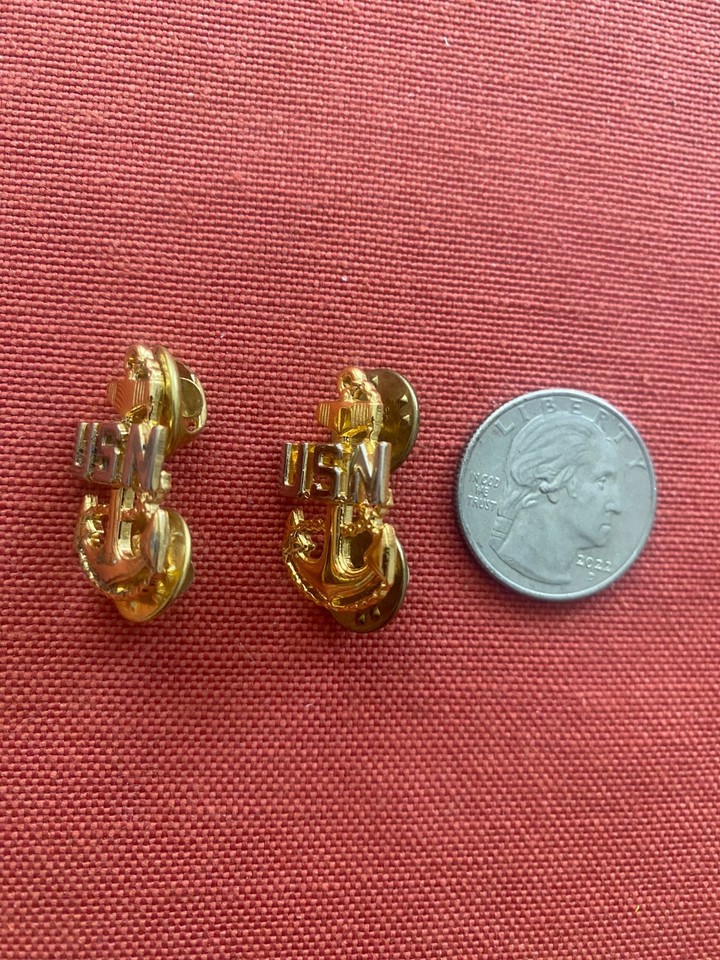 U.S. Navy Chief Petty Officer (CPO E7) Gold-Fouled Anchor Collar Device ...