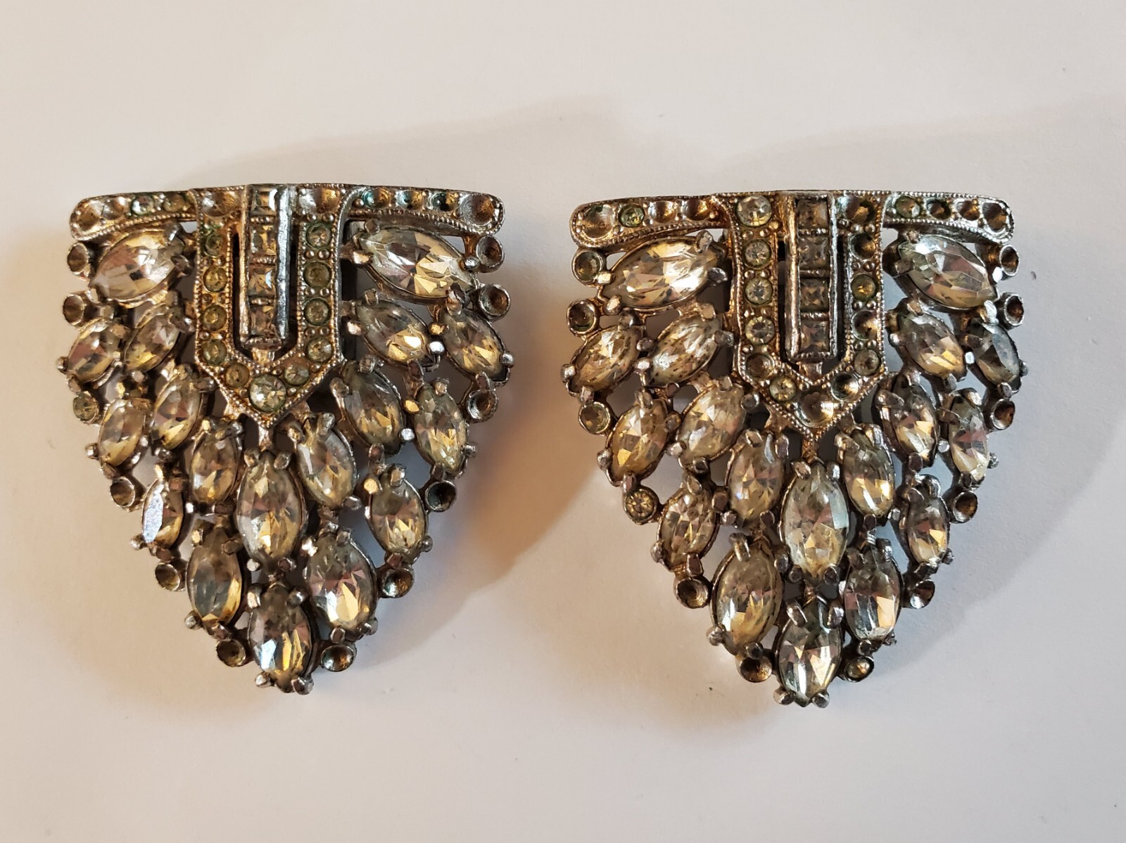 Two Vintage Art Deco Rhinestone Crest-Shaped Dress/Fu… - Gem