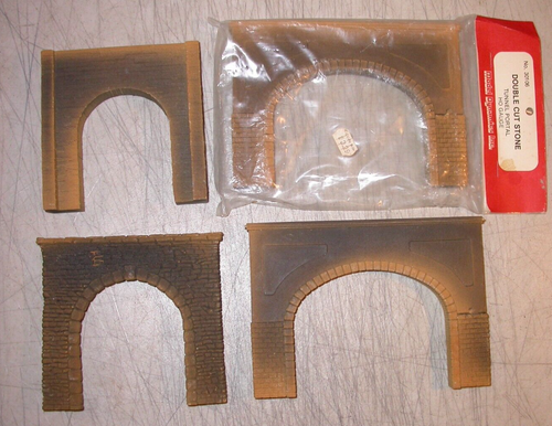 Model Dynamics 2X 30106 HO Scale Double Cut Stone Portal and 2X Single ...