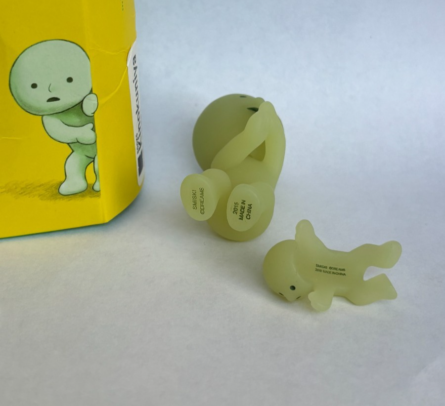 Genuine Smiski Series 1 * PEEKING and a little SURPRISE (RARE) | eBay