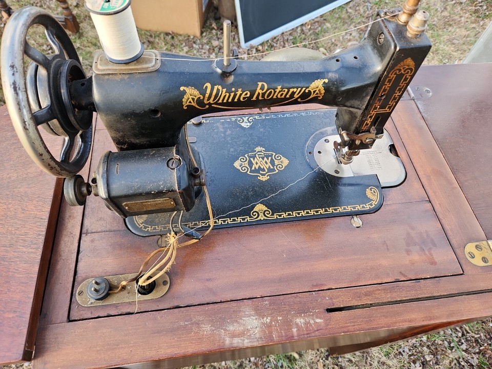 RARE WHITE ROTARY SEWING MACHINE IN MARTHA WASHINGTON CABINET UNTESTED ...
