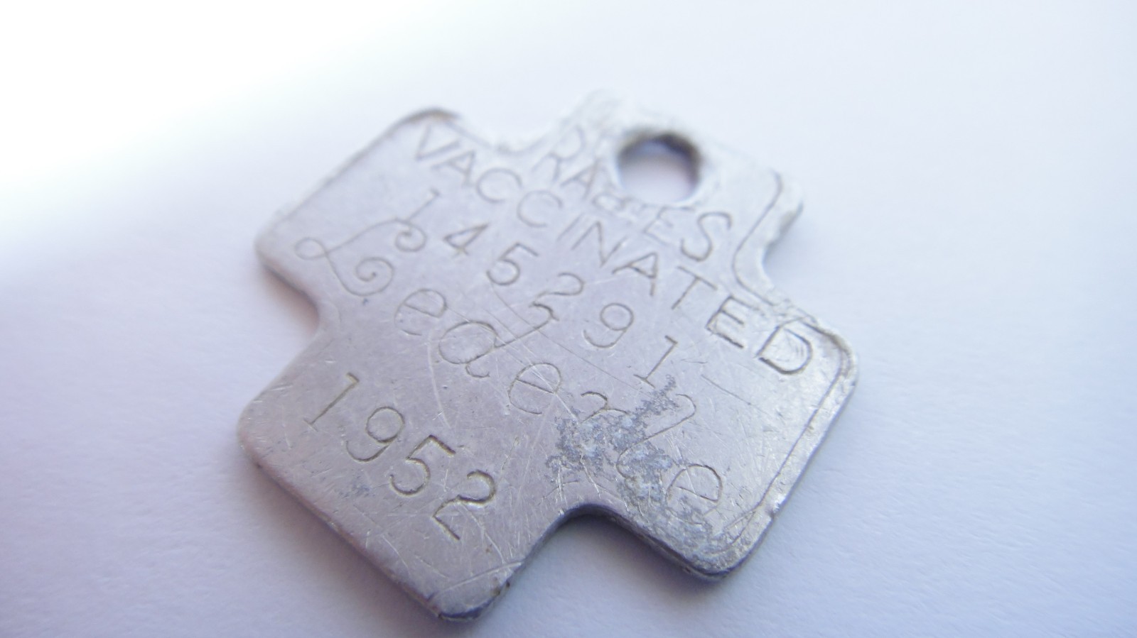 VTG 52' METAL DOG TAG VACCINATED AGAINST RABIES #145291 LEDERLE ...