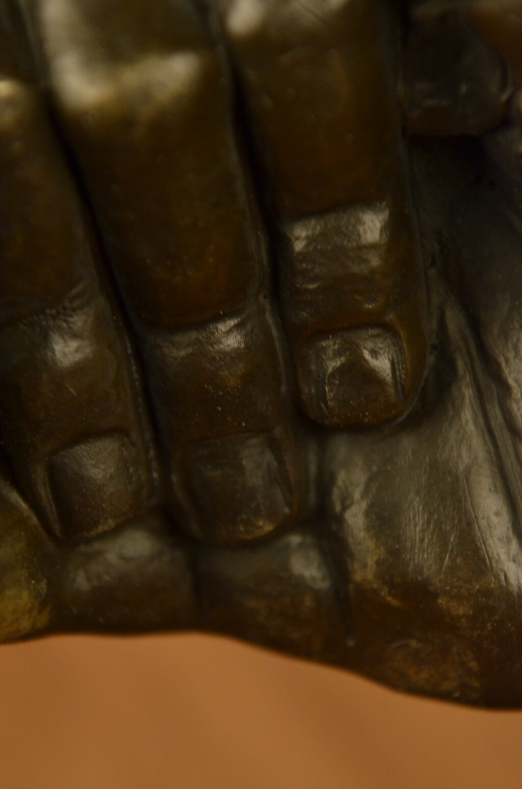 Bronze Sculpture DEAL Art Decor Dali Hand Holding Each Other Statue ...