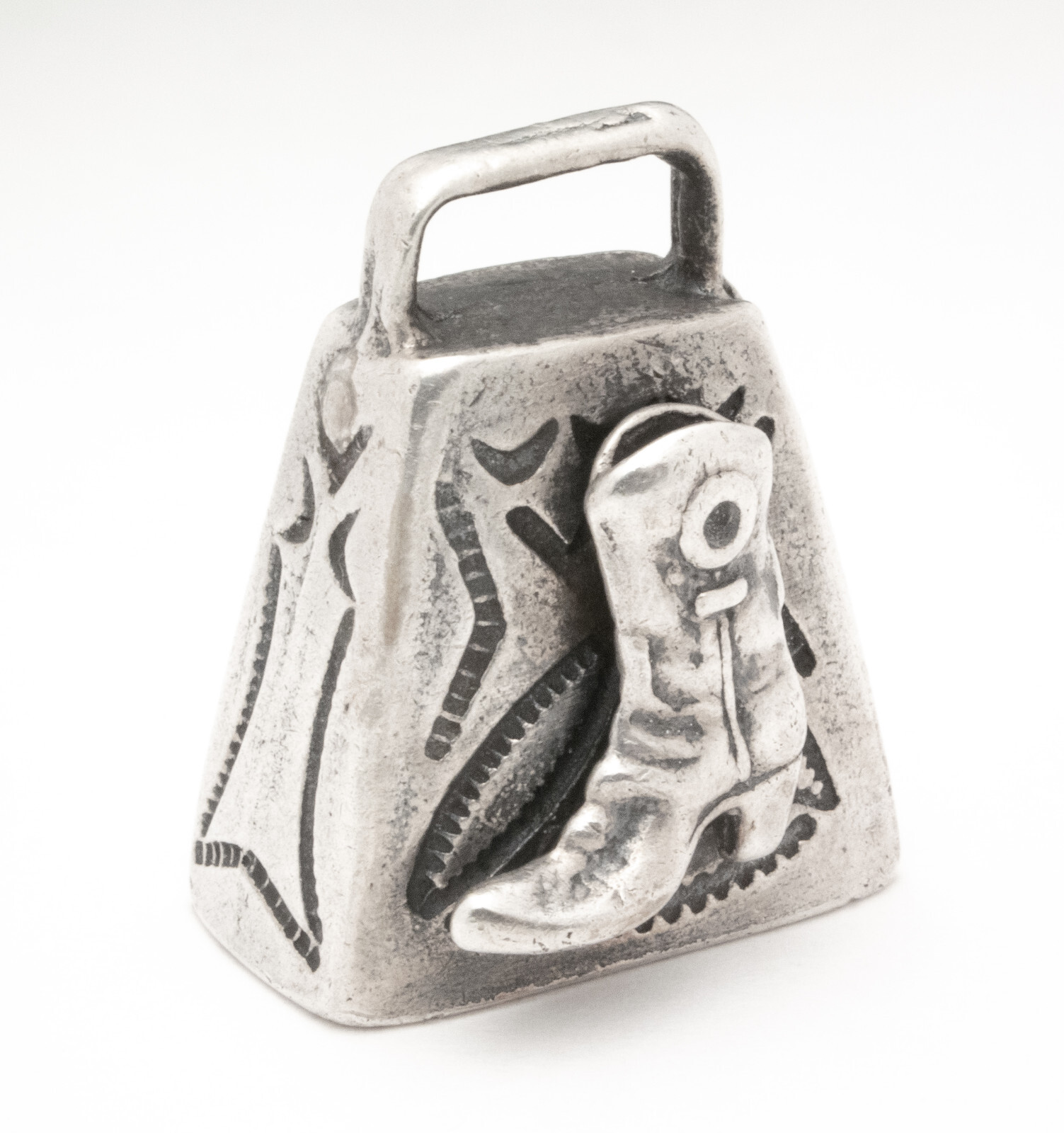 NATIVE AMERICAN NAVAJO STERLING SILVER COW BELL 3D CO… - Gem