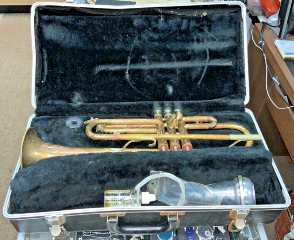 Vintage Bundy Trumpet by Selmer Co Designed by Vincent Bach w/ Case ...