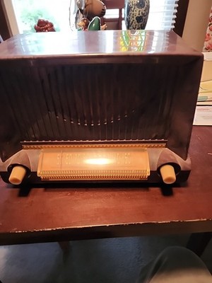 Vintage 1951 Ge Radio Bakelite Purple In Color 1951 Model 422 working ...