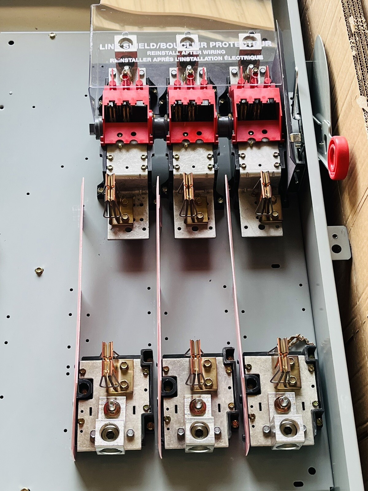 CUTLER HAMMER CAT. NO. DH365FDK 400A/3P HD FUSIBLE SAFETY SWITCH 600V ...