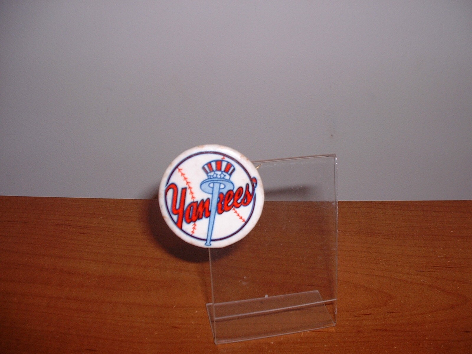 VINTAGE ORIGINAL LATE 1960's N Y YANKEES PIN BACK PIN BUTTON 1 3/4 ...
