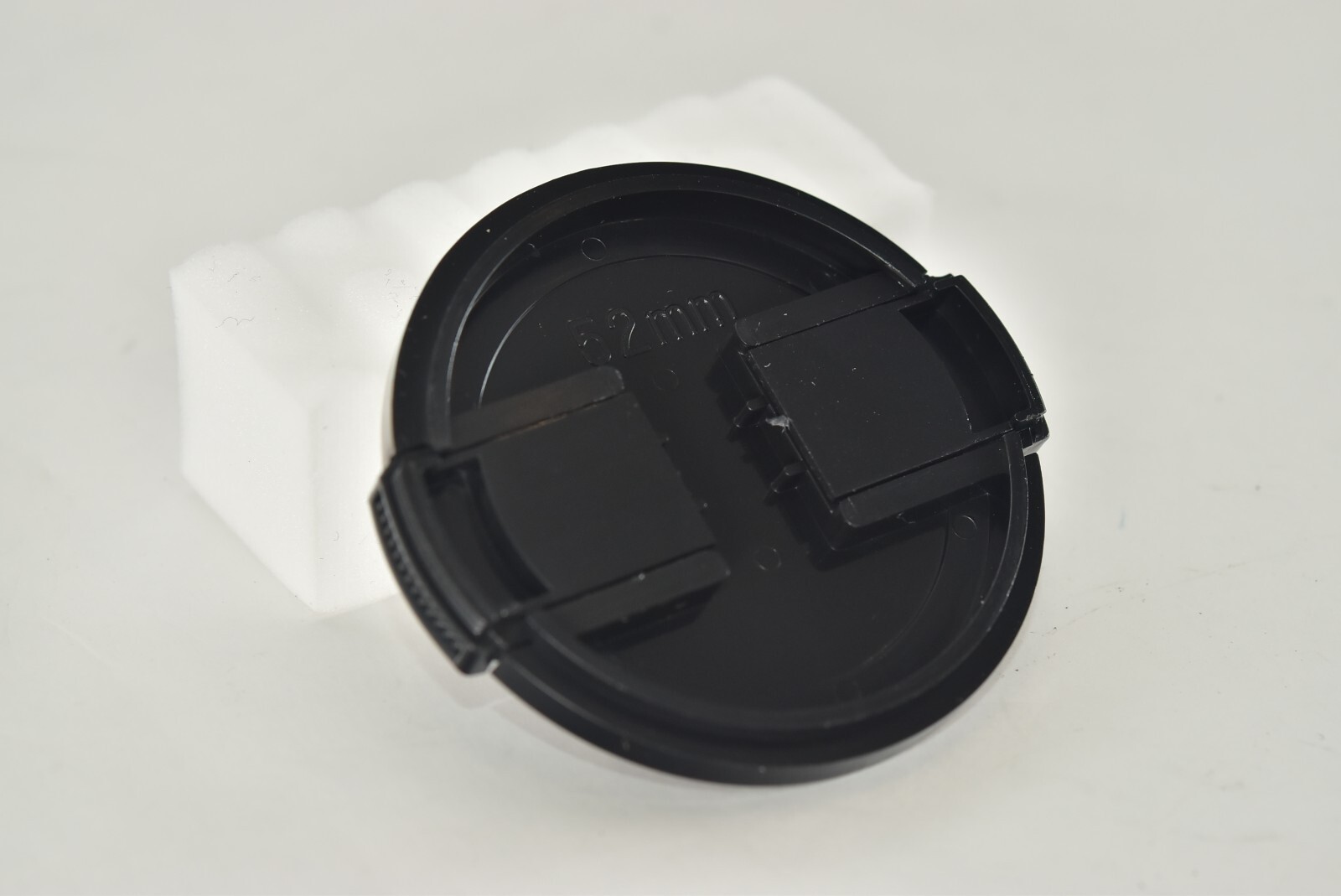 [Brand New] 52mm Front Lens Cap Clip On for Nikon Canon Olympus Sony ...