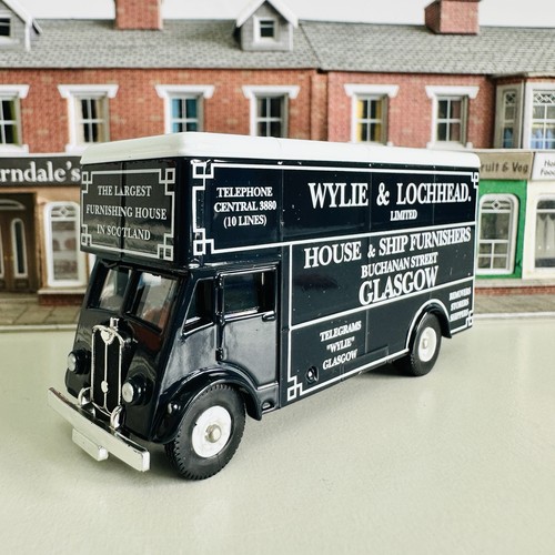 Lledo Trackside 1:76 OO Railway Guy Pantechnicon Diecast Removals Lorry ...