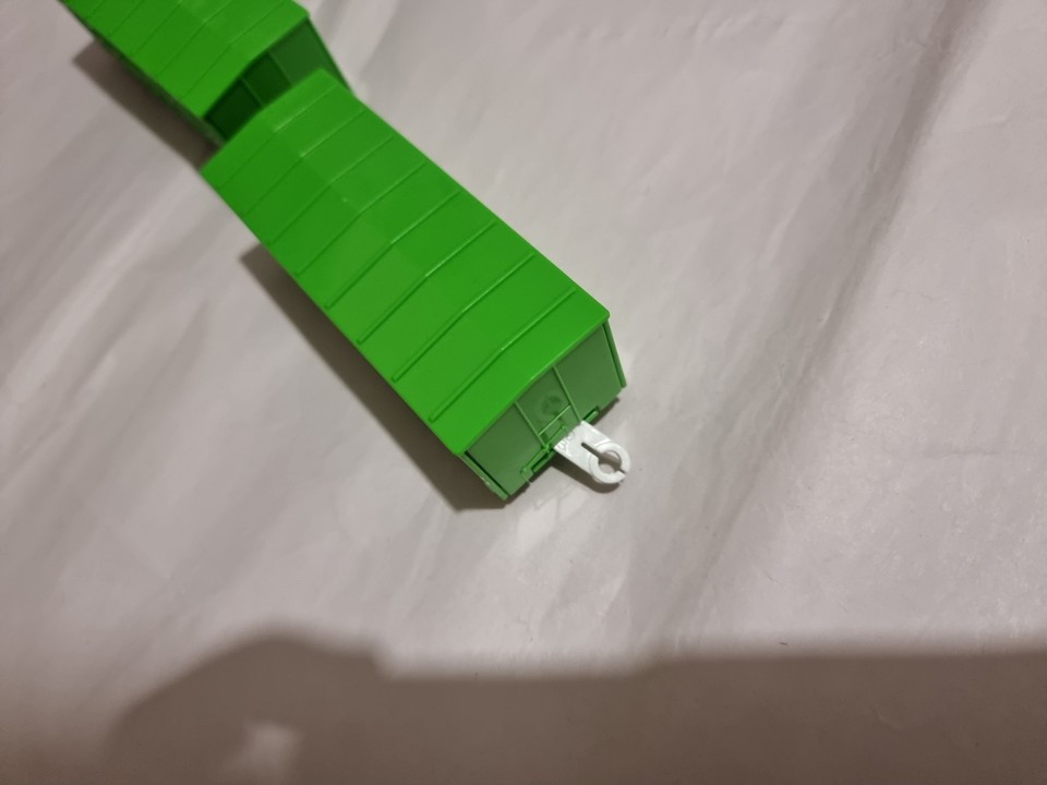 TOMY TOMICA PLARAIL THOMAS COMPAT Trackmaster 2 X GREEN EXPRESS VAN ...