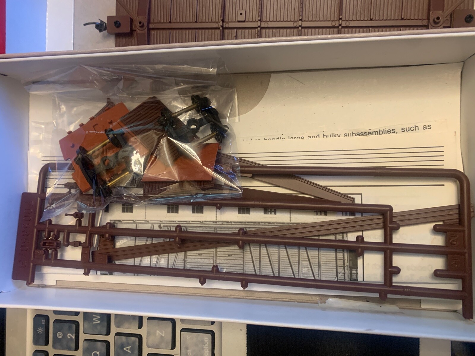 HO scale Walther Santa Fe ATSF 50' OB Auto box car kit | eBay