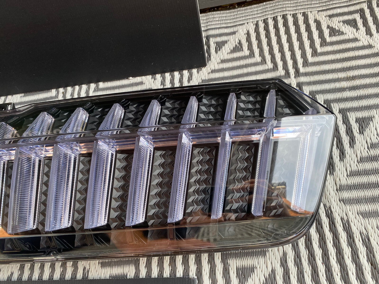 Skoda Enyaq IV 2021- FRONT BUMPER CRYSTAL GRILLE GRILL GENUINE 5LA.941. ...