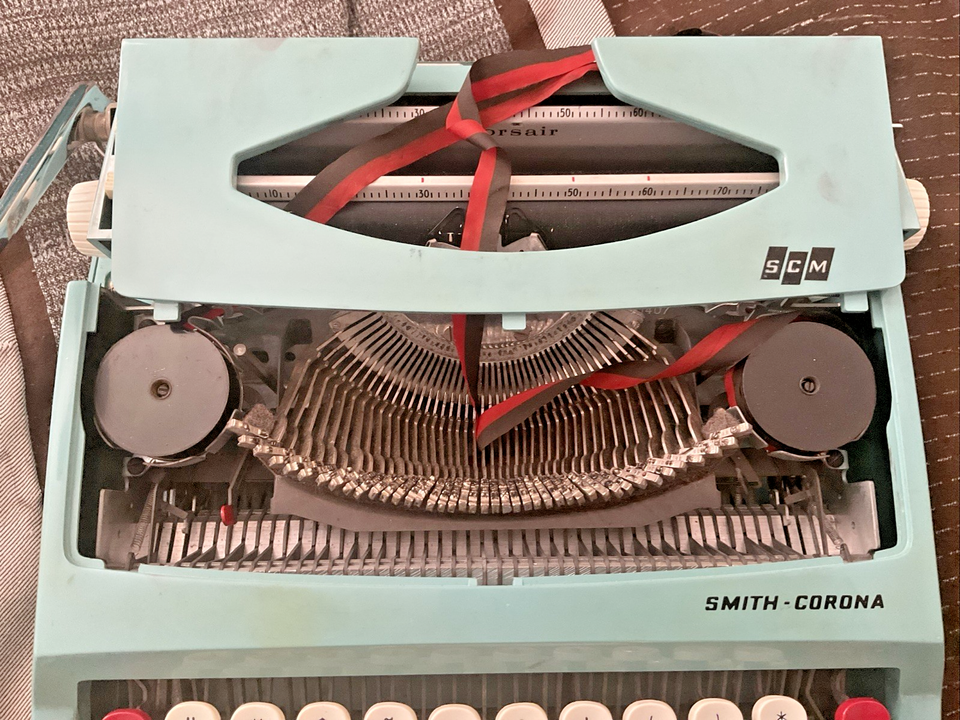 VINTAGE SCM Smith Corona Cougar Aqua Blue Portable Typewriter w COVER ...