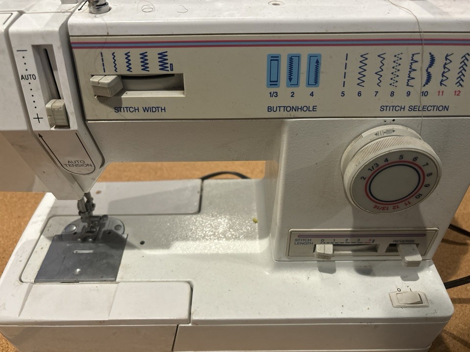 Singer 9410 Sewing Machine Unknown Condition NO PEDAL | eBay